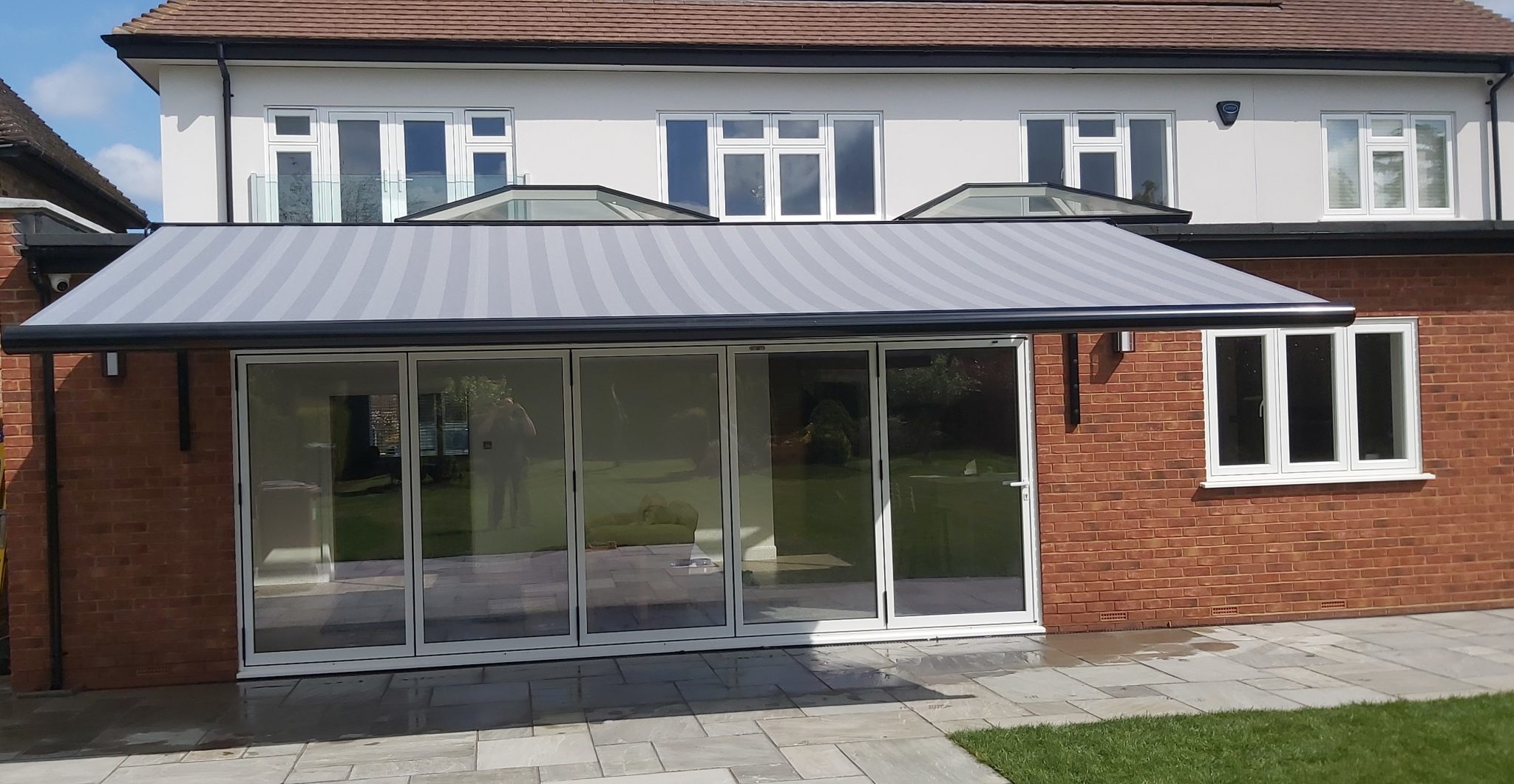 Opal Design II, Hertfordshire | Roché Awnings